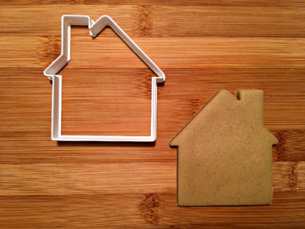 House with Chimney Cookie Cutter/Dishwasher Safe | Sweet Prints Inc.